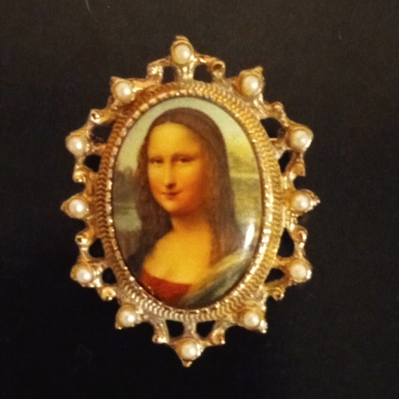 SARAHOO | Jewelry | Mona Lisa Brooch | Poshmark